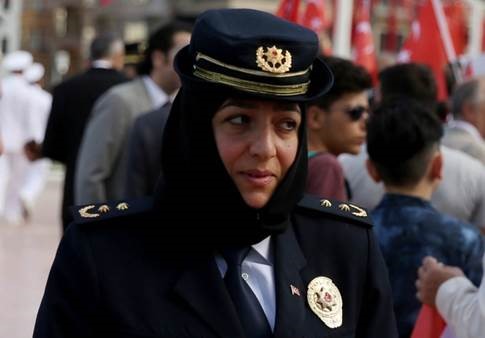 Turkey – Women in National Police Force Allowed to Wear Headscarves